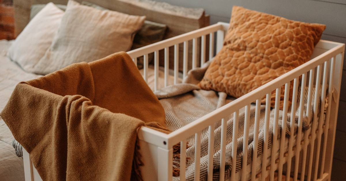 Allarme natalità in Italia: culle sempre più vuote nel 2024